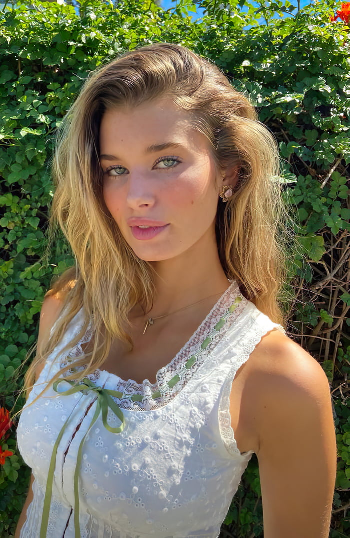 Sienna Raine Schmidt - 9GAG