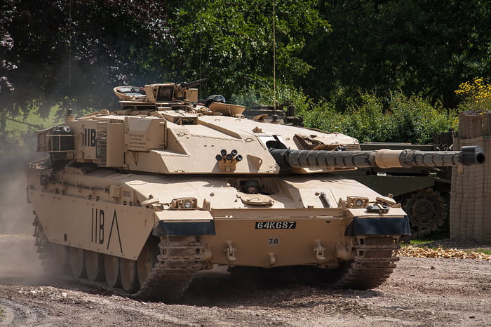 Challenger 1´s for Ukraine! Jordan got´em cheap and there´s 400 of them ...