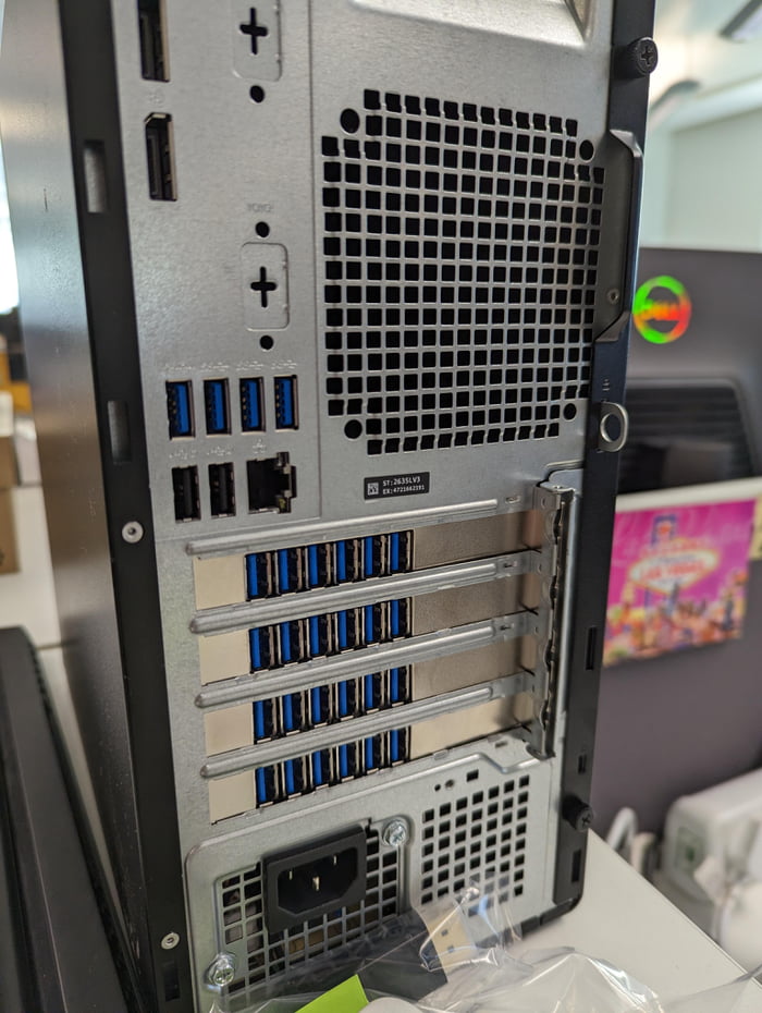 The right number of USB ports - 9GAG