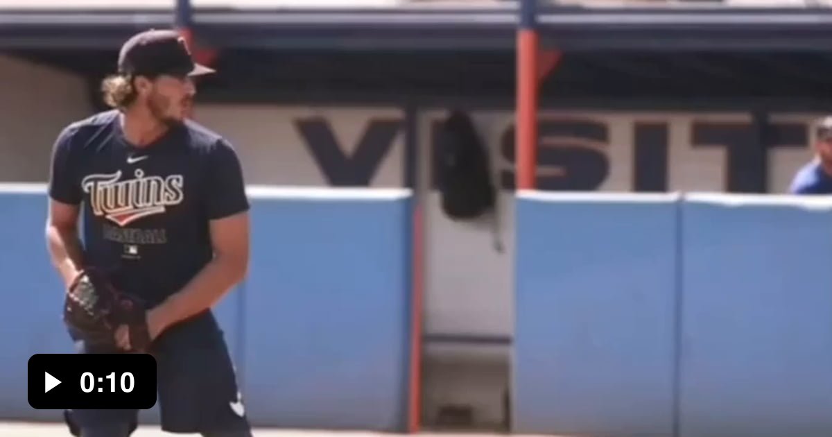 Slow-Mo baseball pitch - 9GAG