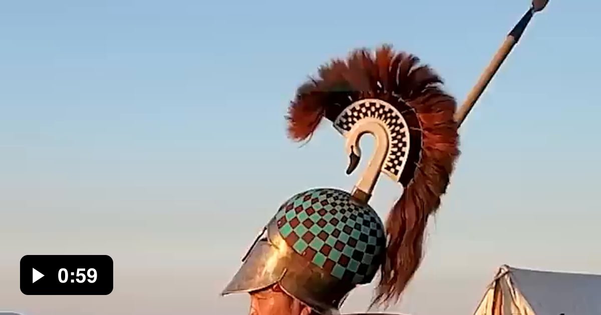 How did a Greek hoplite prepare for combat? - 9GAG