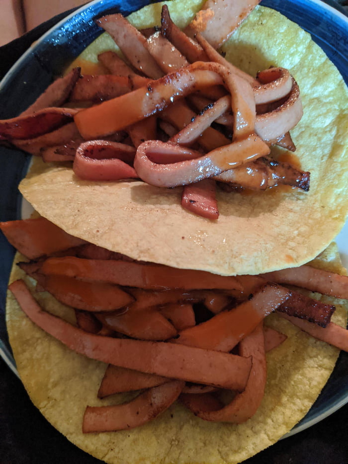 Fried bologna tacos with buffalo sauce. - 9GAG