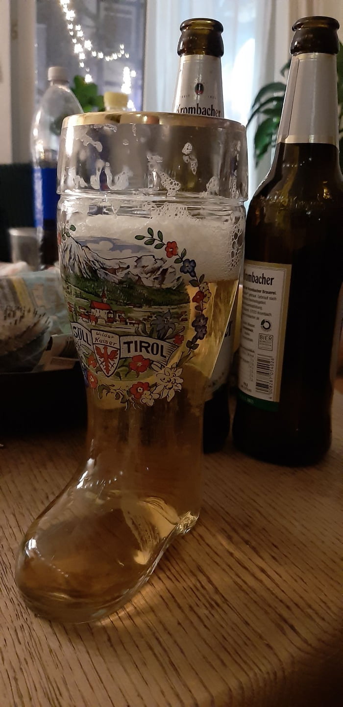 Cheers to this lovely Saturday evening - 9GAG