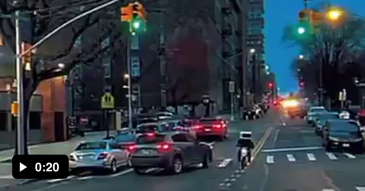 When that popcorn started to spit out some true… - 9GAG