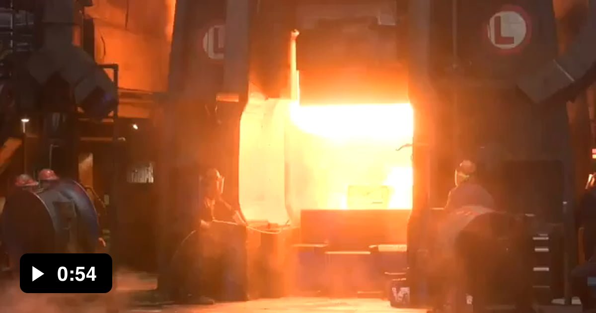 Possibly the largest hammer in the world! 10-story, over 1 million ...