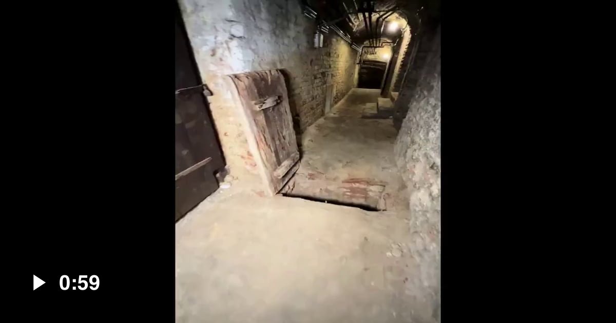 Found Another World From A Different Era - 9GAG