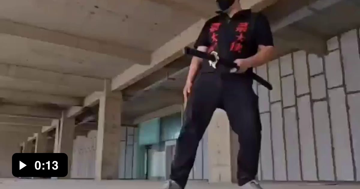 Asian guy perfectly recreates Nichirin Blade's signature move from ...