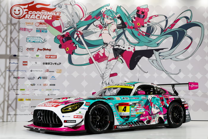 GSR Hatsune Miku Mercedes - AMG GT3 - 9GAG