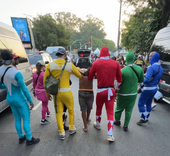 Brazilian police dressed as Power Rangers during Carnival to fight ...