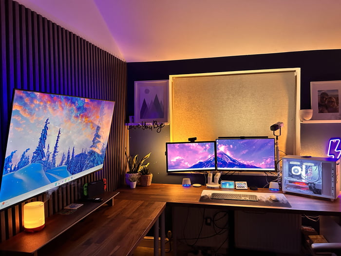 Middle-aged Business / Gaming Setup - 9GAG