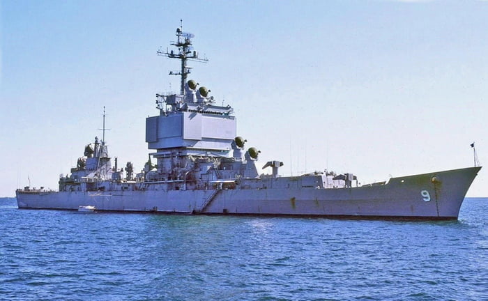 Guided missile cruiser USS Long Beach (CGN-9) at anchor off Fremantle ...