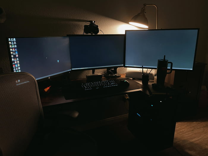 Work-Play Setup - 9GAG