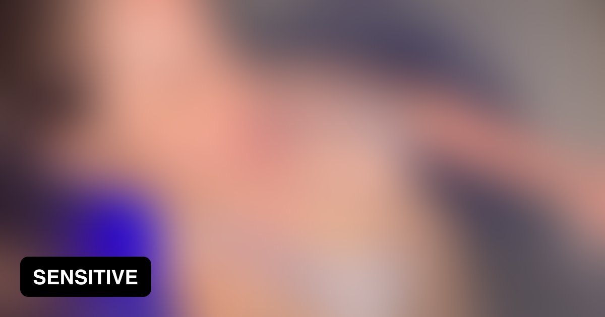 Bikini cleavage - 9GAG