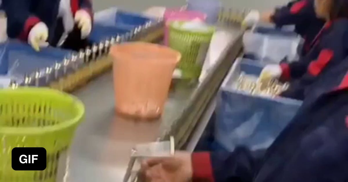 Fast flicking fingers. - 9GAG