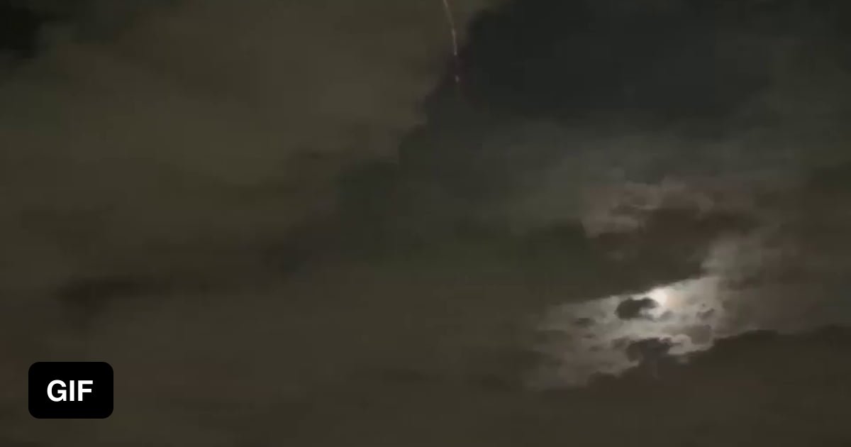 Satisfying Firework - 9GAG