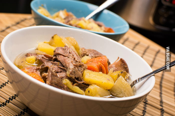 Slow Cooker Pot Roast- Meat n' Potatoes n' Veggies - 9GAG