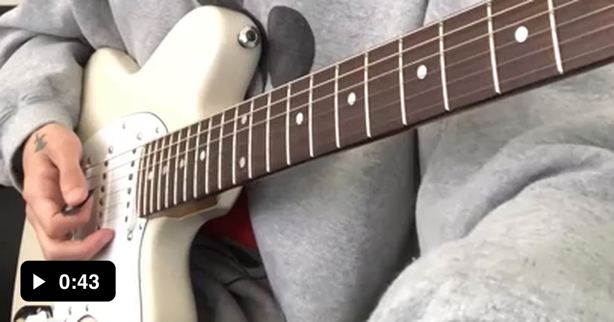 Just look at his hands, it's not human (Tim Hendson from Polyphia) - 9GAG