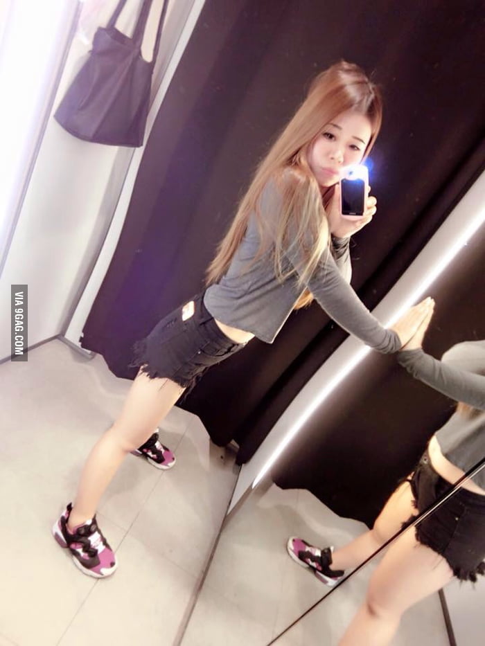 Photoshop level: fail - 9GAG