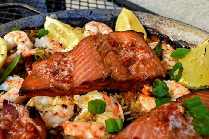 Asian Style paiea with Salmon - 9GAG