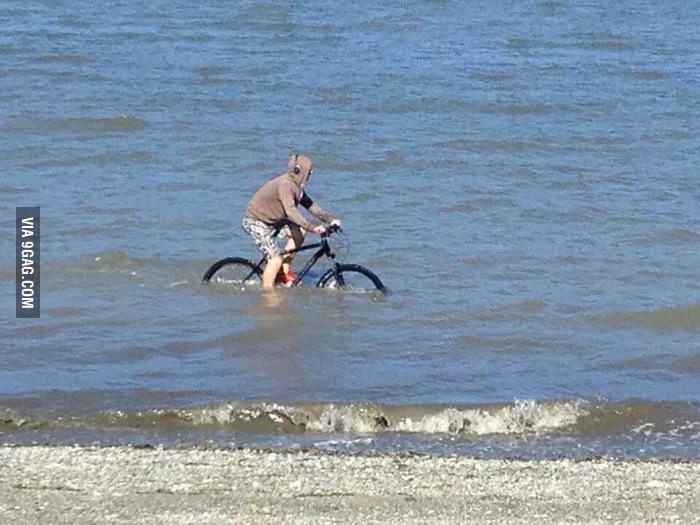 Just saw this random guy at the beach today. - 9GAG