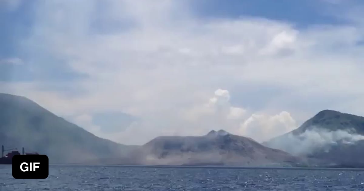 Volcano Explosion in Papua New Guinea - 9GAG