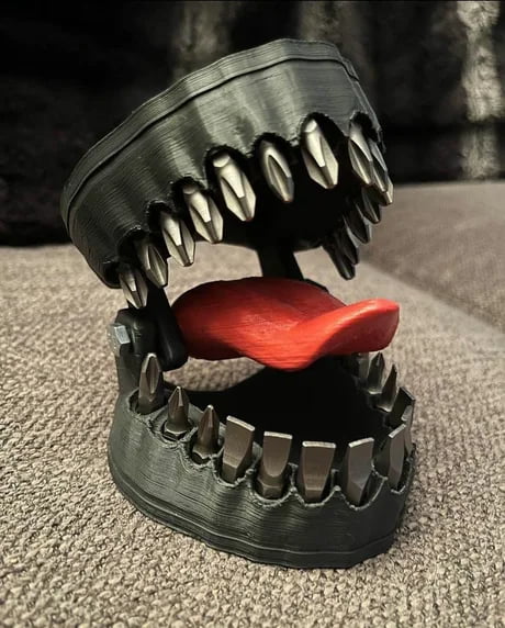 My dentist said no-one will notice my fake teeth... - 9GAG