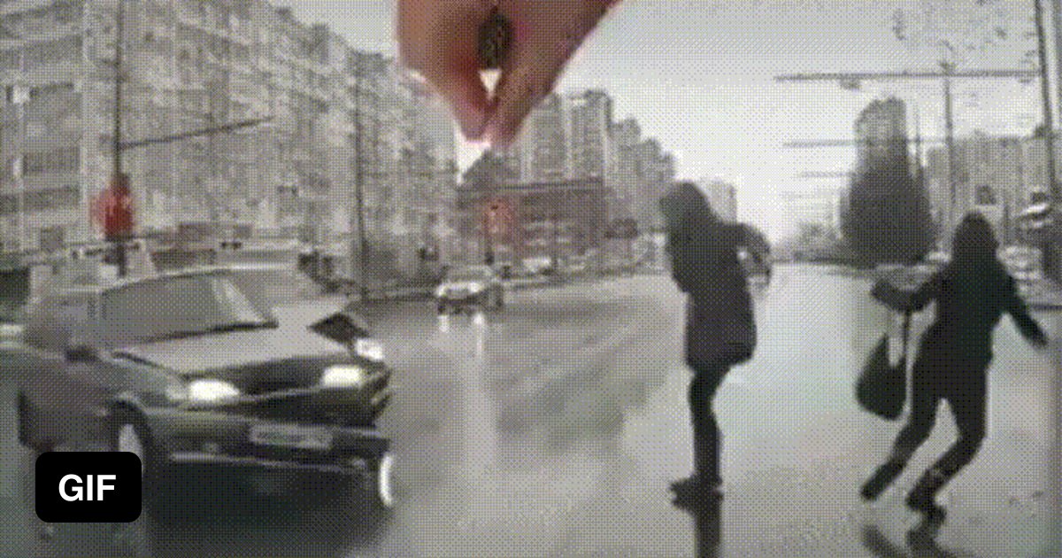 Perfect never ending car crash loop - 9GAG