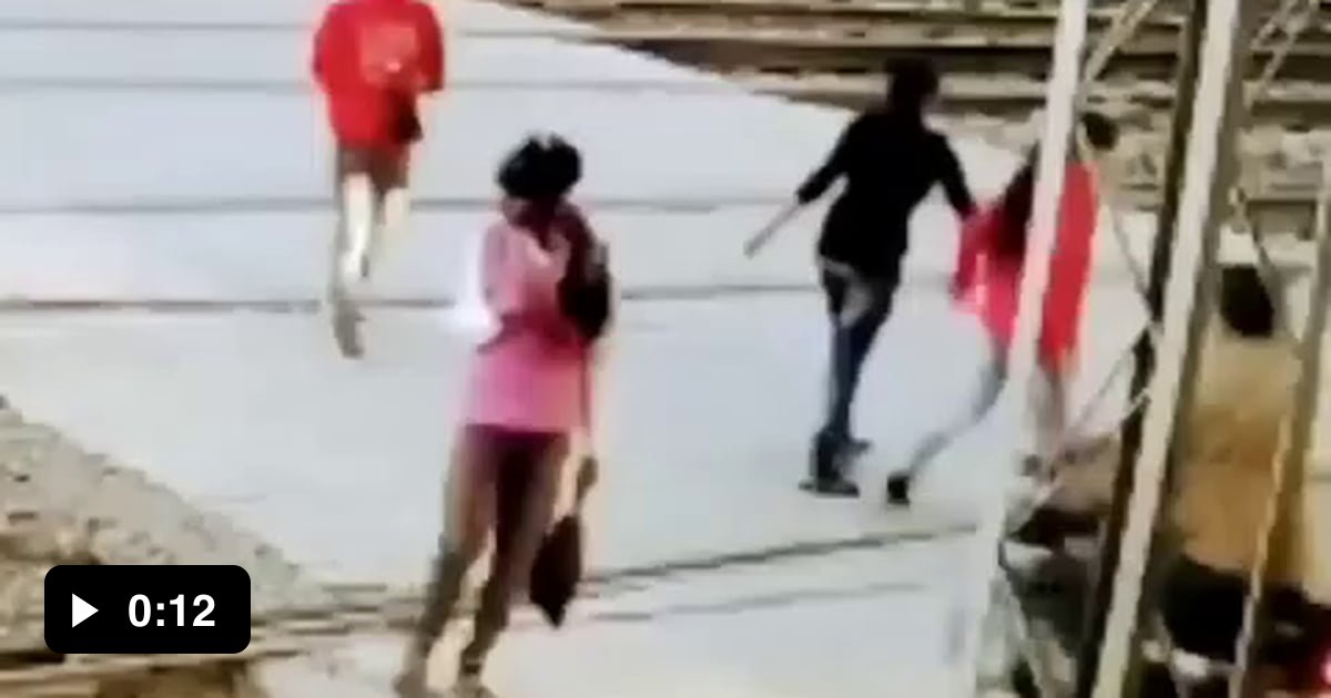 Phati gand to bhagi rand - 9GAG