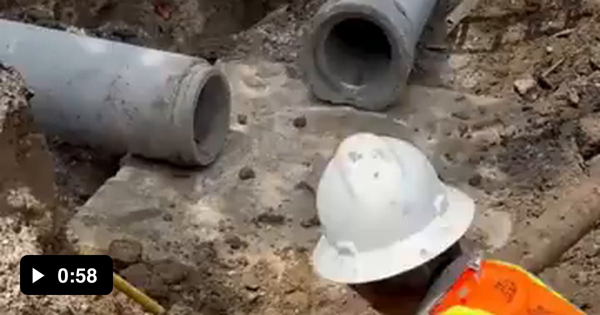 How is fixed a leaking pipe - 9GAG