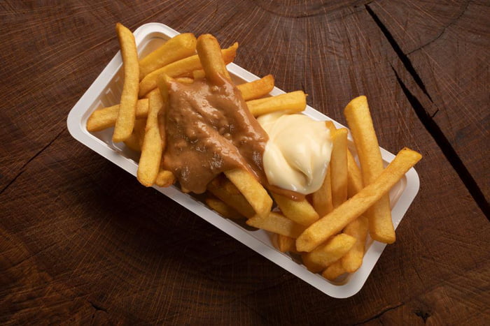 Dutch Fries with Sate and Mayonnaise - 9GAG