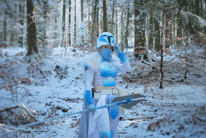 Snow Mandalorian by Miss Blue Costumes - 9GAG
