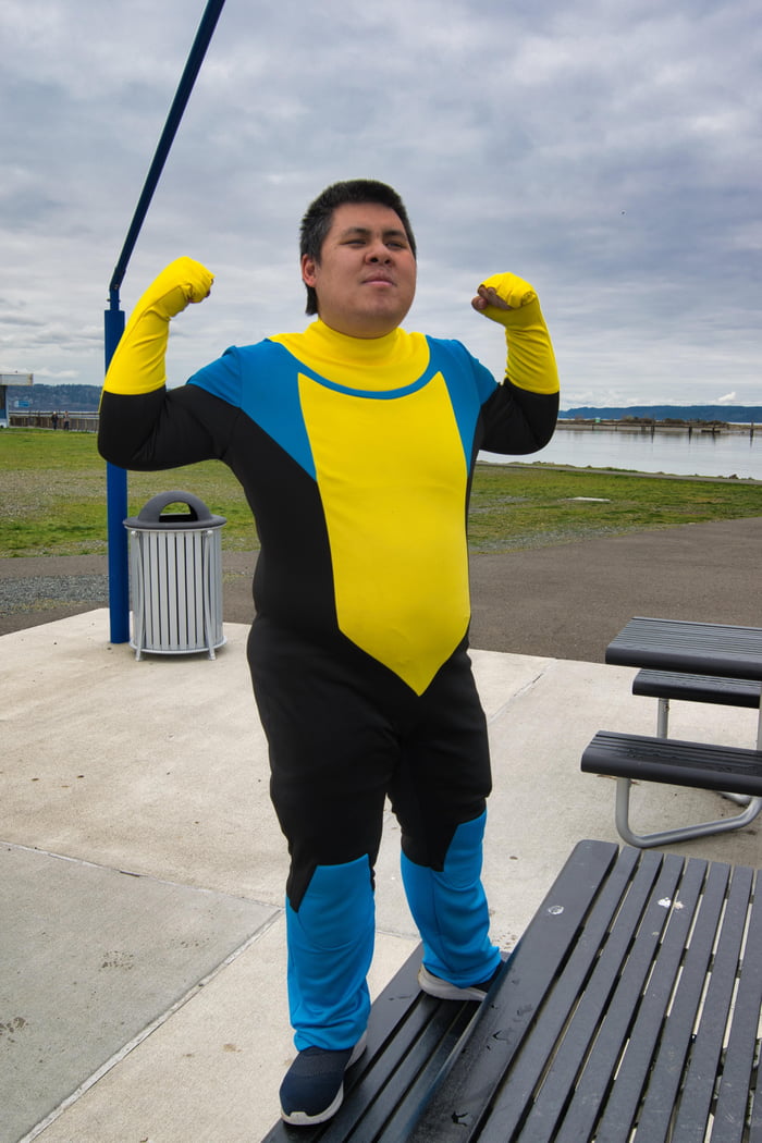 Mark Grayson/Invincible Cosplay (Robert Kirkman's "Invincible") - 9GAG