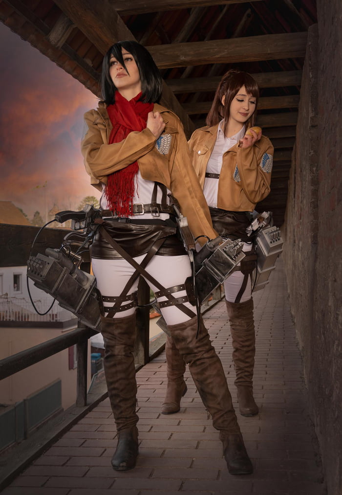 Mikasa and Sasha on duty (by liensue and gumihohannya) - 9GAG