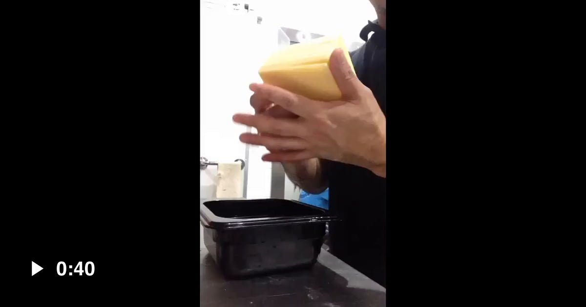 How to separate cheese slices that are stuck together - 9GAG