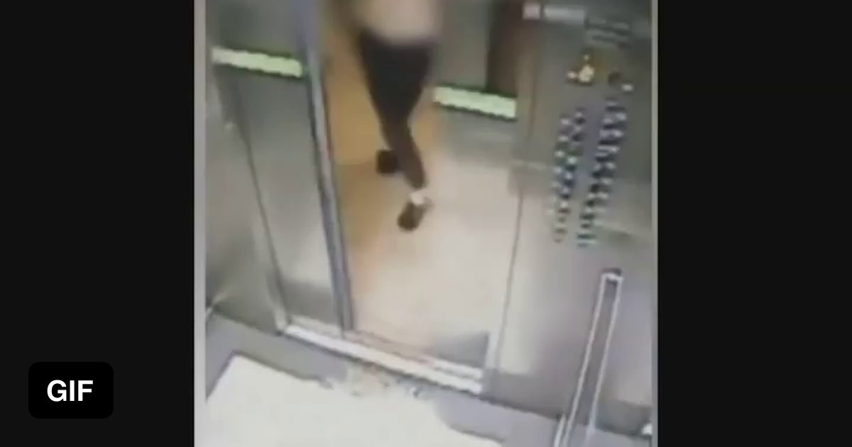 Elevators are scary. - 9GAG