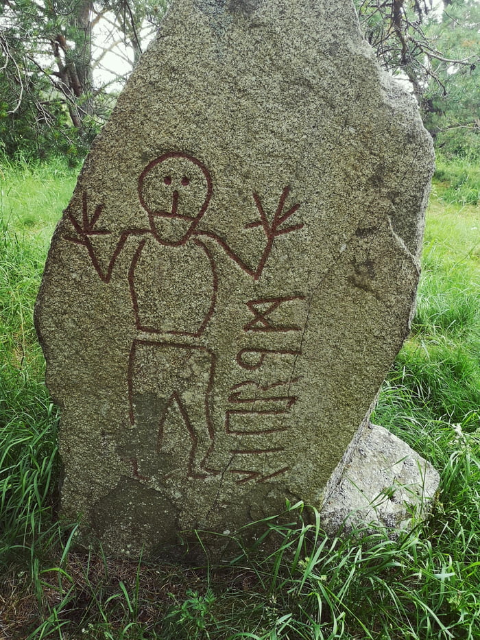"The guy in the rock", one of the oldest and most mysterious runestones ...