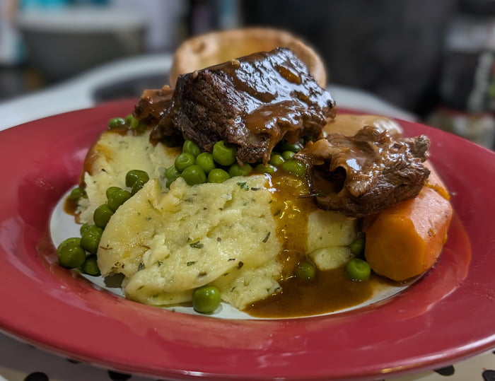 Homemade Slow Cooked Beef Short Rib with Cheesy herb Mash, Buttered ...