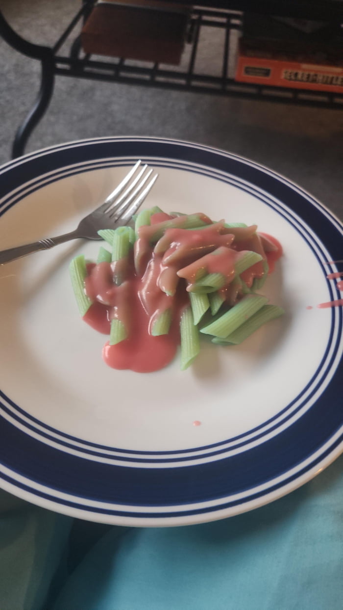 Gatorade pasta with Gatorade roux - 9GAG