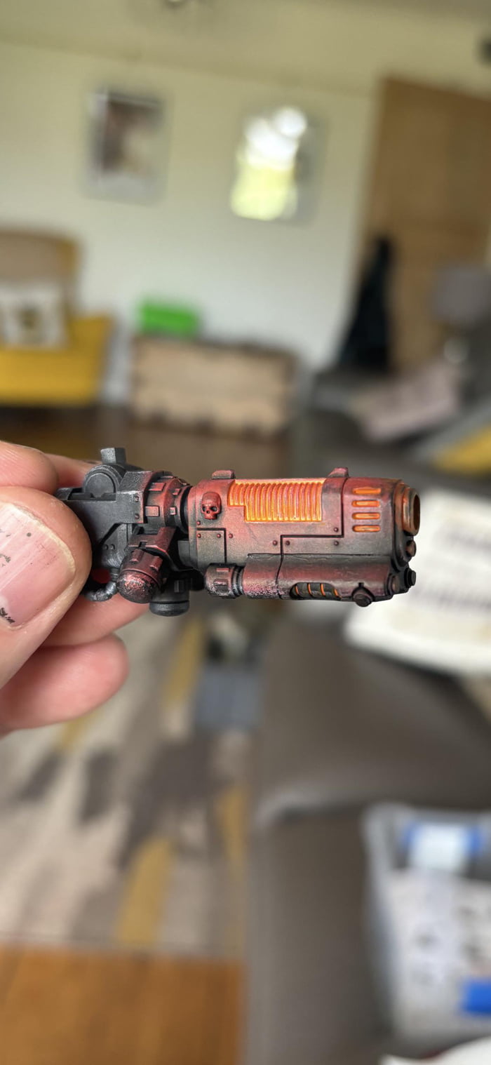 Attempting a red glow on the plasma - 9GAG