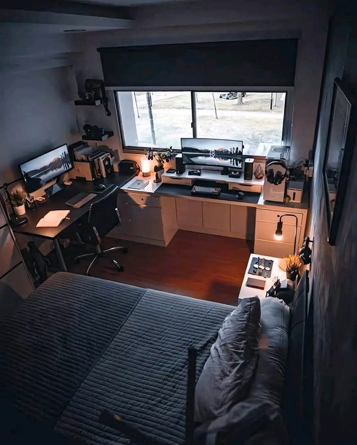 Work home , sleep at the office - 9GAG