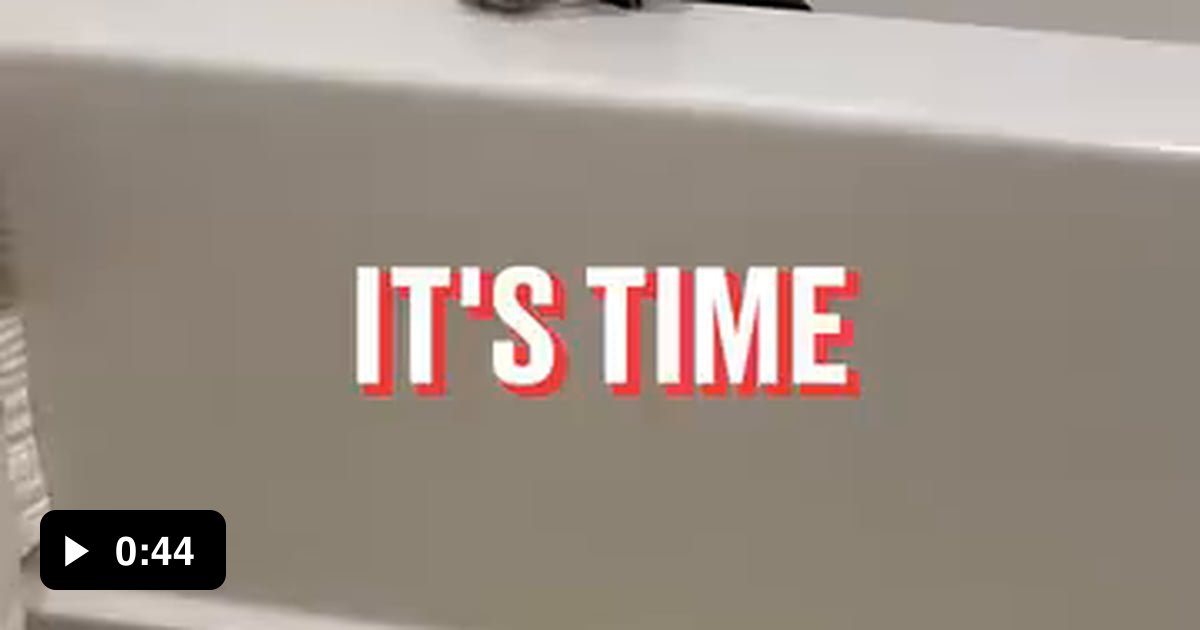 He's like a human kid, doesn't wanna get in the bath and doesn't wanna get out once he's in - 9GAG