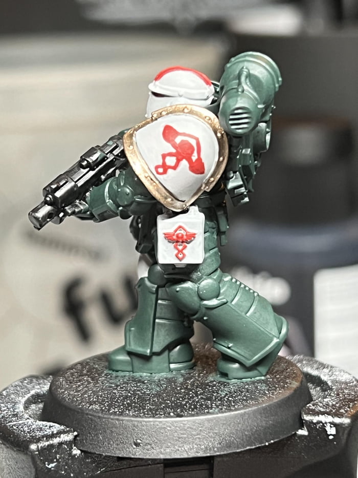 First attempt at free-handing decals on armor, scuffed or good enough ...