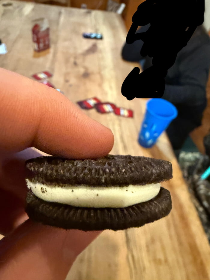 They made an Oreo wrong. - 9GAG