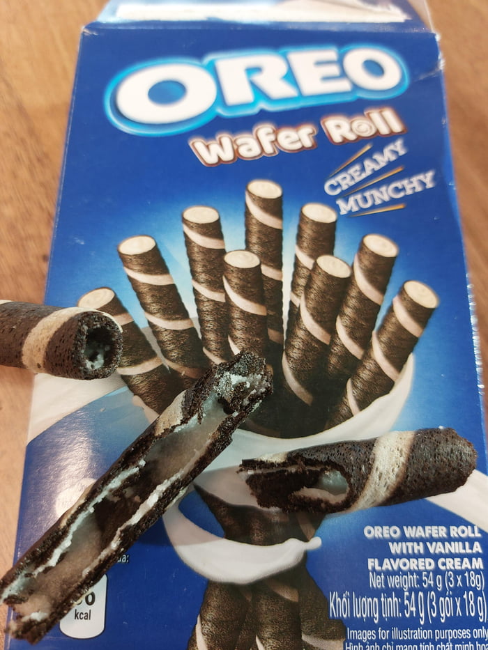 Oreo wafer rolls aren't creamy nor munchy - 9GAG
