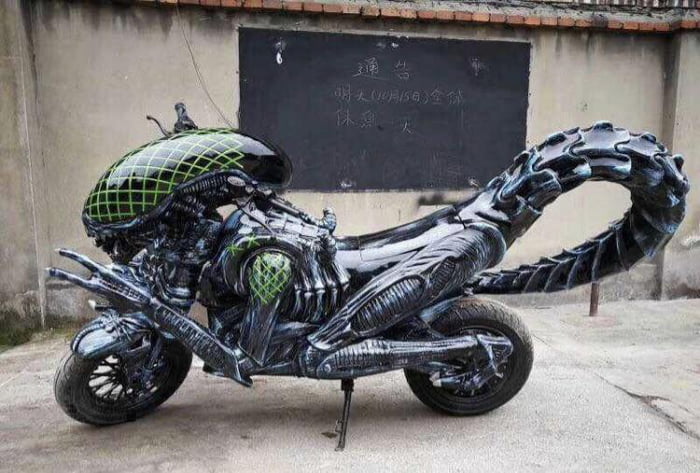 Someone created a bike based of the Alien from the movie Alien. - 9GAG