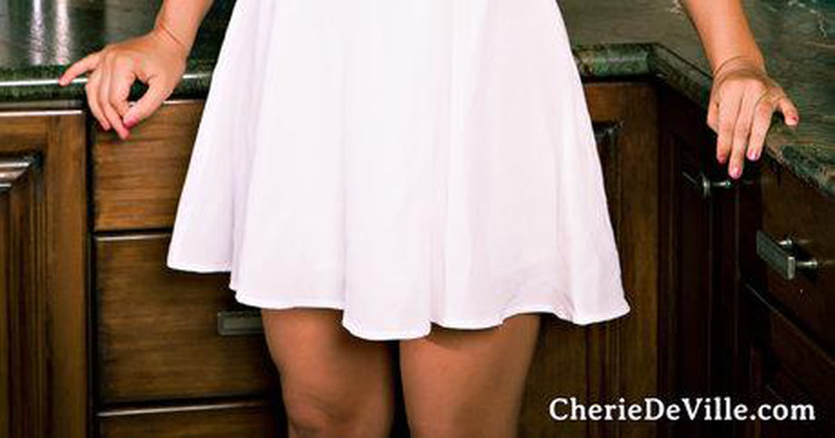 Cherie Deville - 9GAG