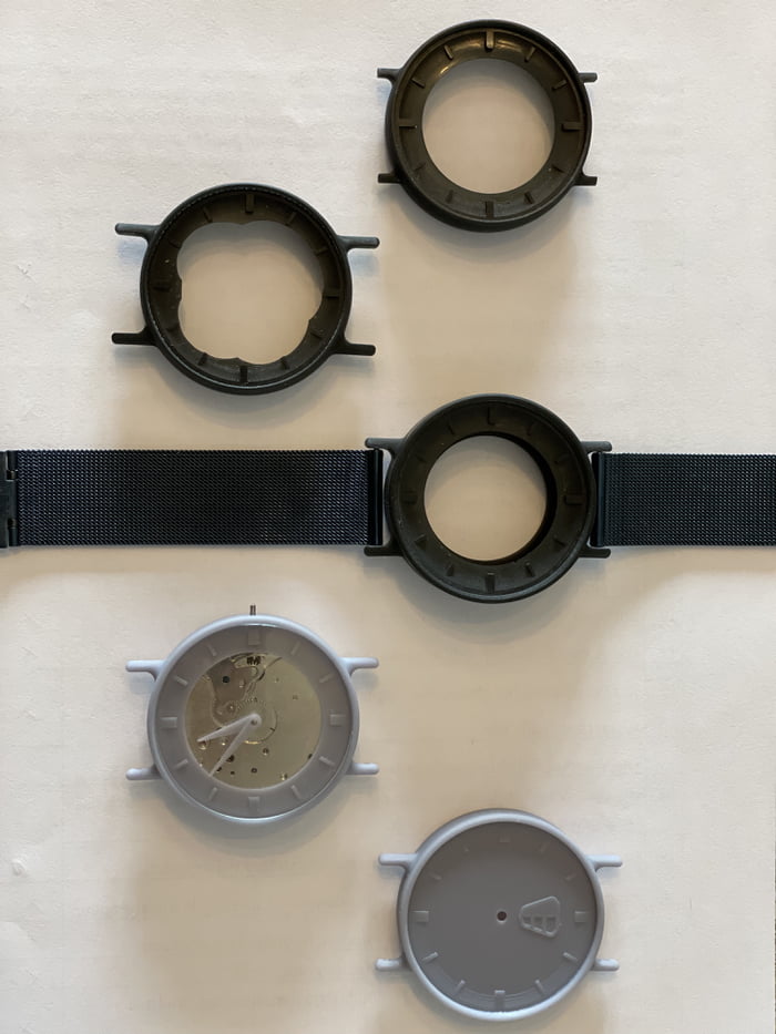 First 3d-printed prototypes of my watch. A little bit of fine-tuning ...