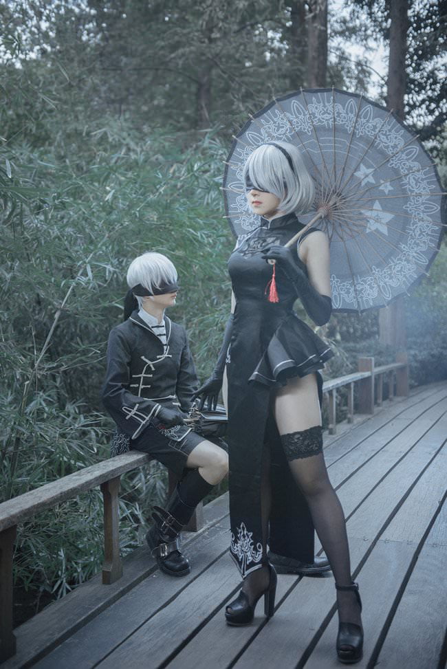 2B and 9S cosplay from Nier: Automata - 9GAG