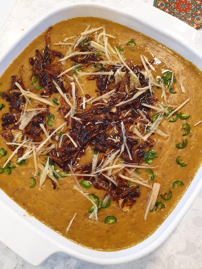 Haleem, Pakistani dish made with fatty meat (cooked 12 hours) 4 types ...