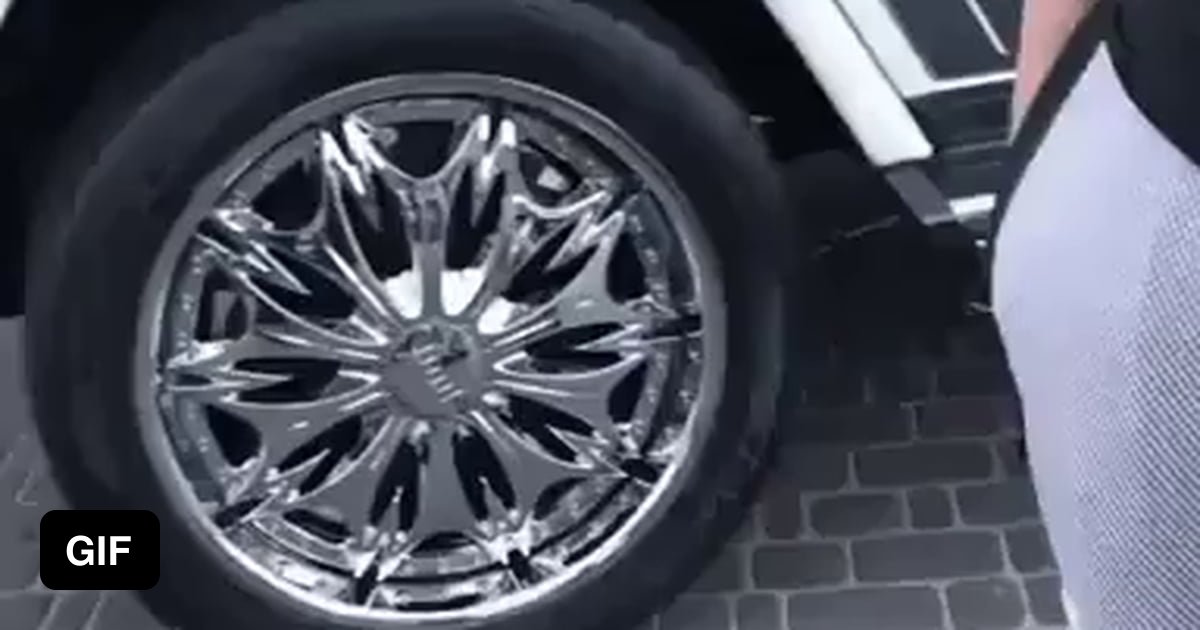 A truly impressive rim job - 9GAG